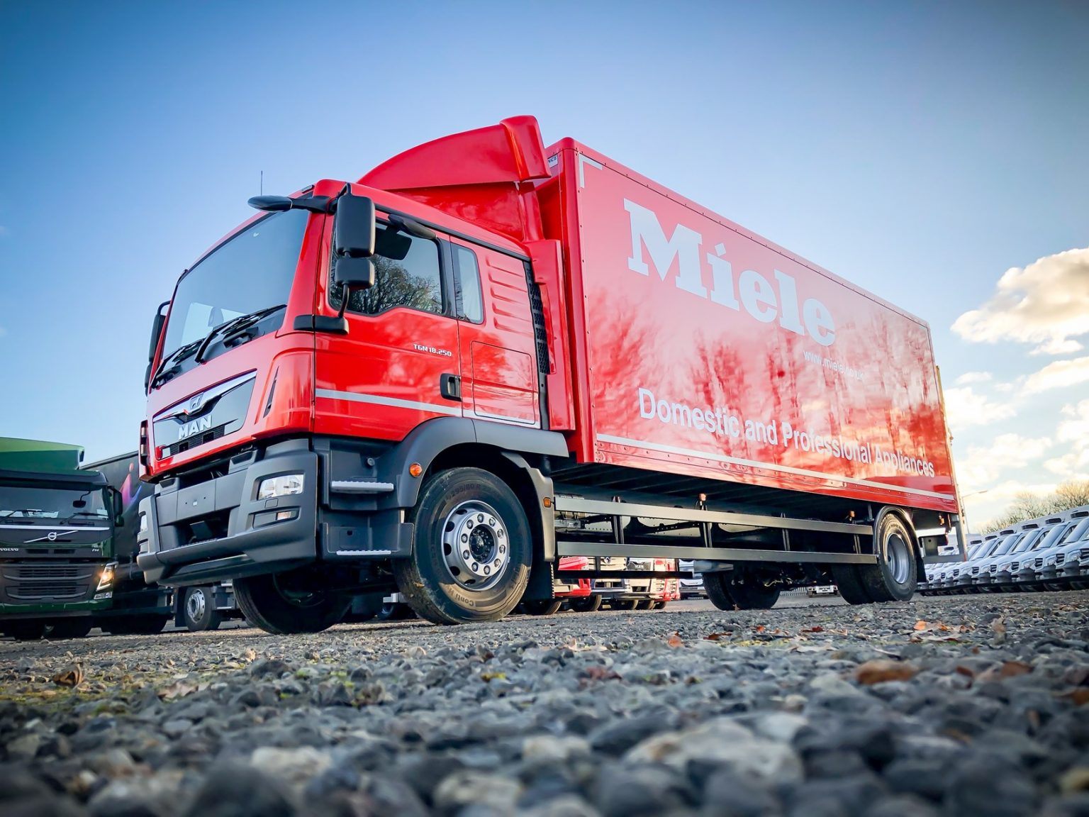 7.5 - 32t Box Van | Lawrence David Limited